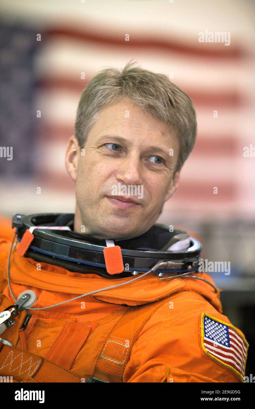 Nasa neutral buoyancy laboratory hi-res stock photography and images ...