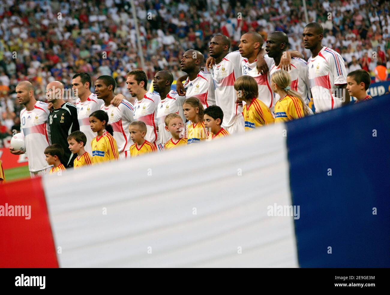 Drapeau drapeaux de football hi-res stock photography and images - Alamy