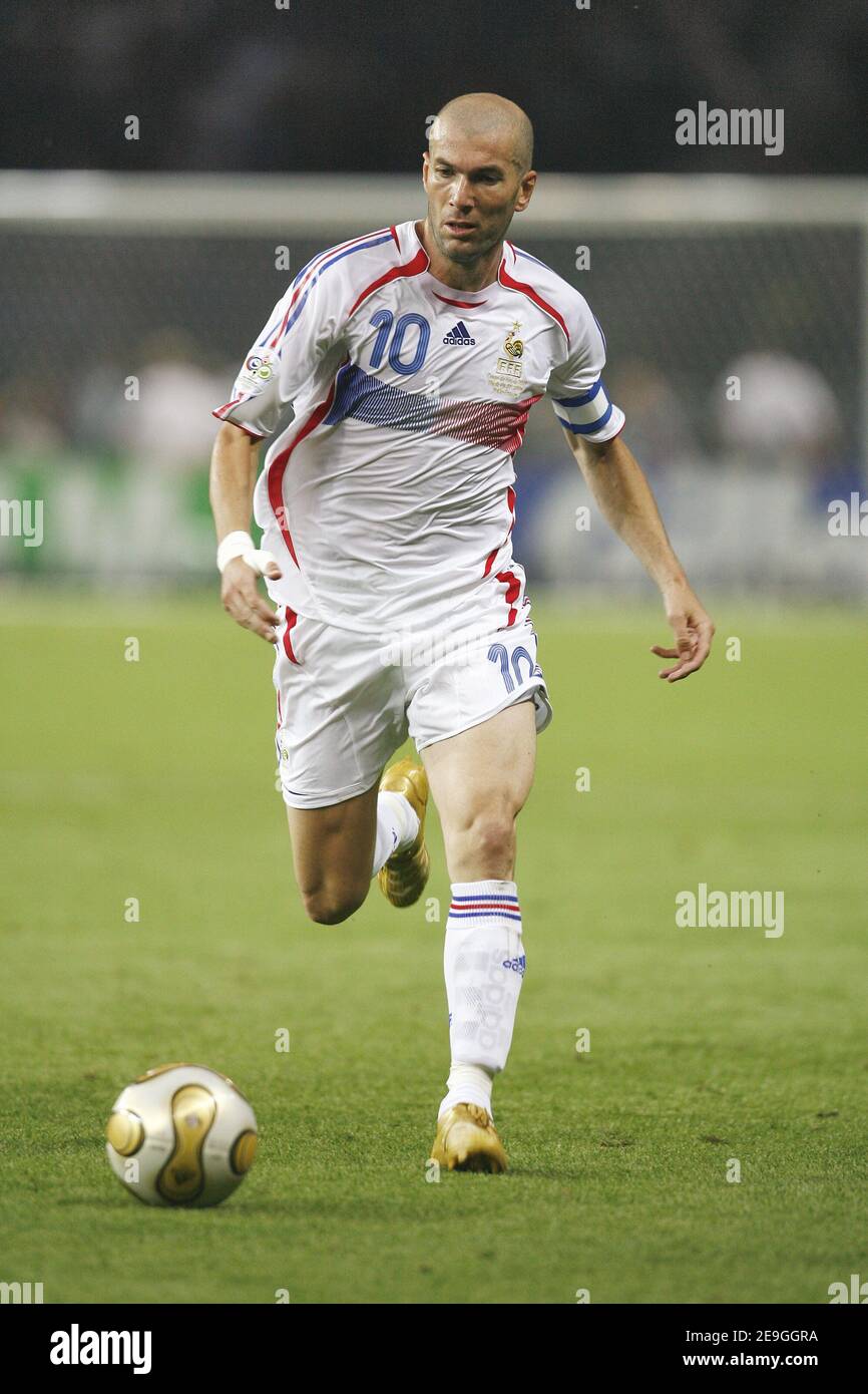 Zinedine zidane world cup final berlin hi-res stock photography and ...