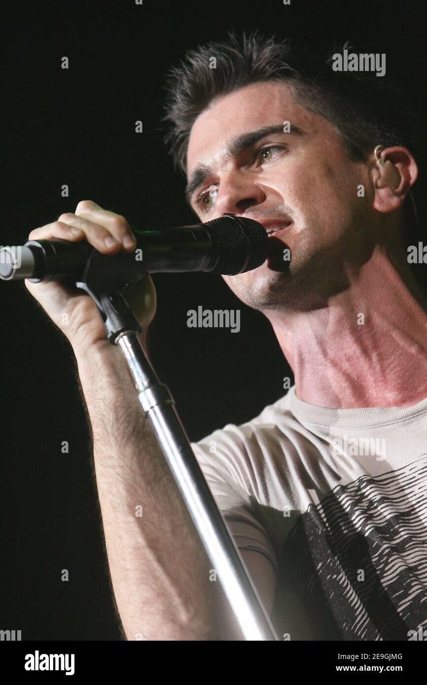 Juanes colombian singer hi-res stock photography and images - Alamy