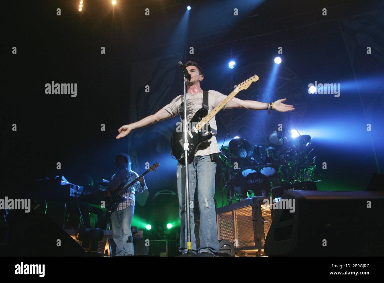 Juanes colombian singer hi-res stock photography and images - Alamy