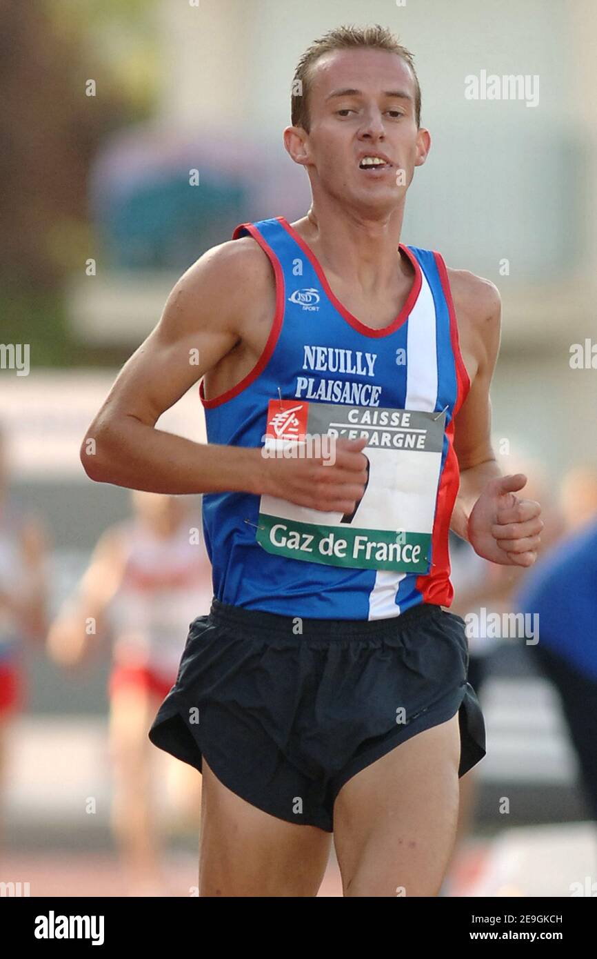 France's Frederic Denis performs on men's 5000 meters during french ...