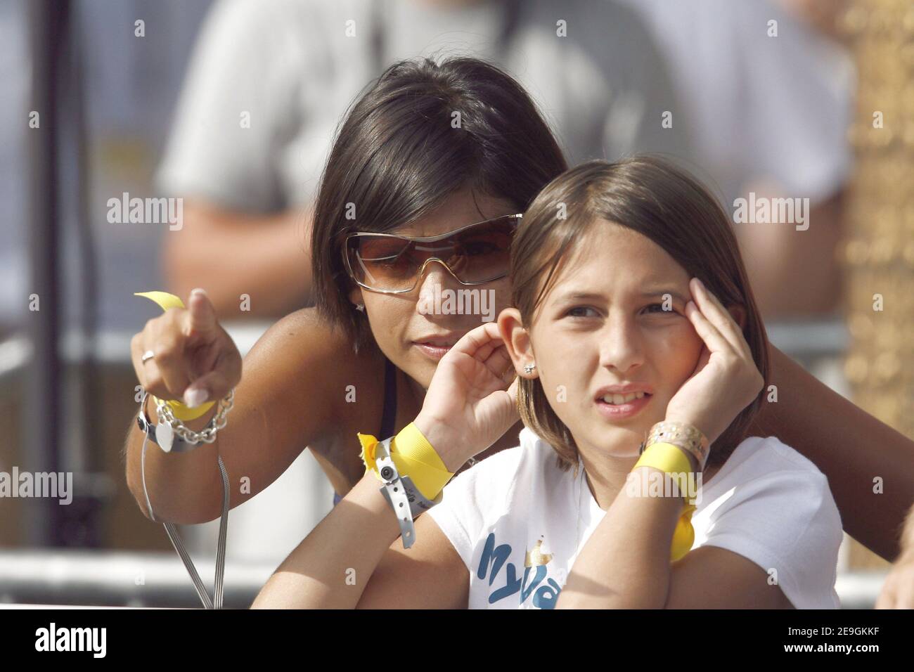 Floyd Landis' wife Amber and daughter Ryan attend the final stage of ...