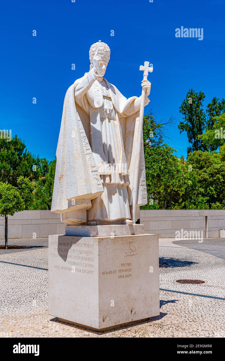 Sculpture pope pius xii hi-res stock photography and images - Alamy