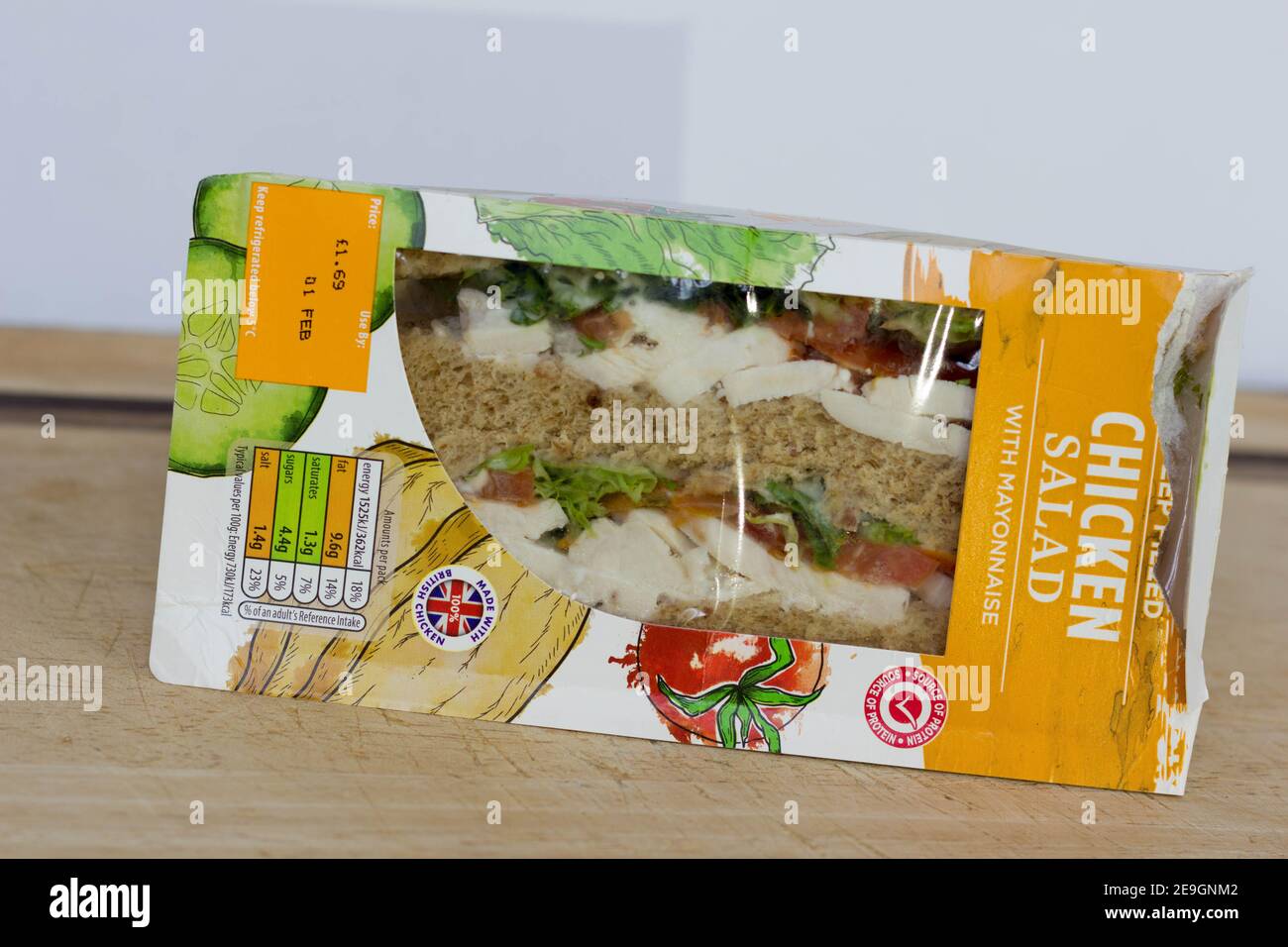 Packed chicken hi-res stock photography and images - Alamy