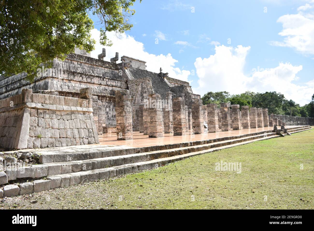 Temple of the Warriors and of thousand columns from Chichen Itza ...