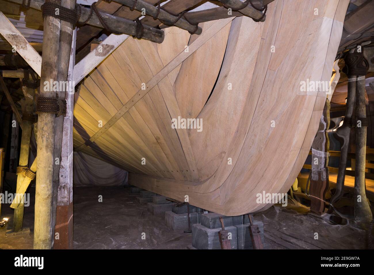 Hearts of Oak tour showing the wood / wooden ship building construction ...
