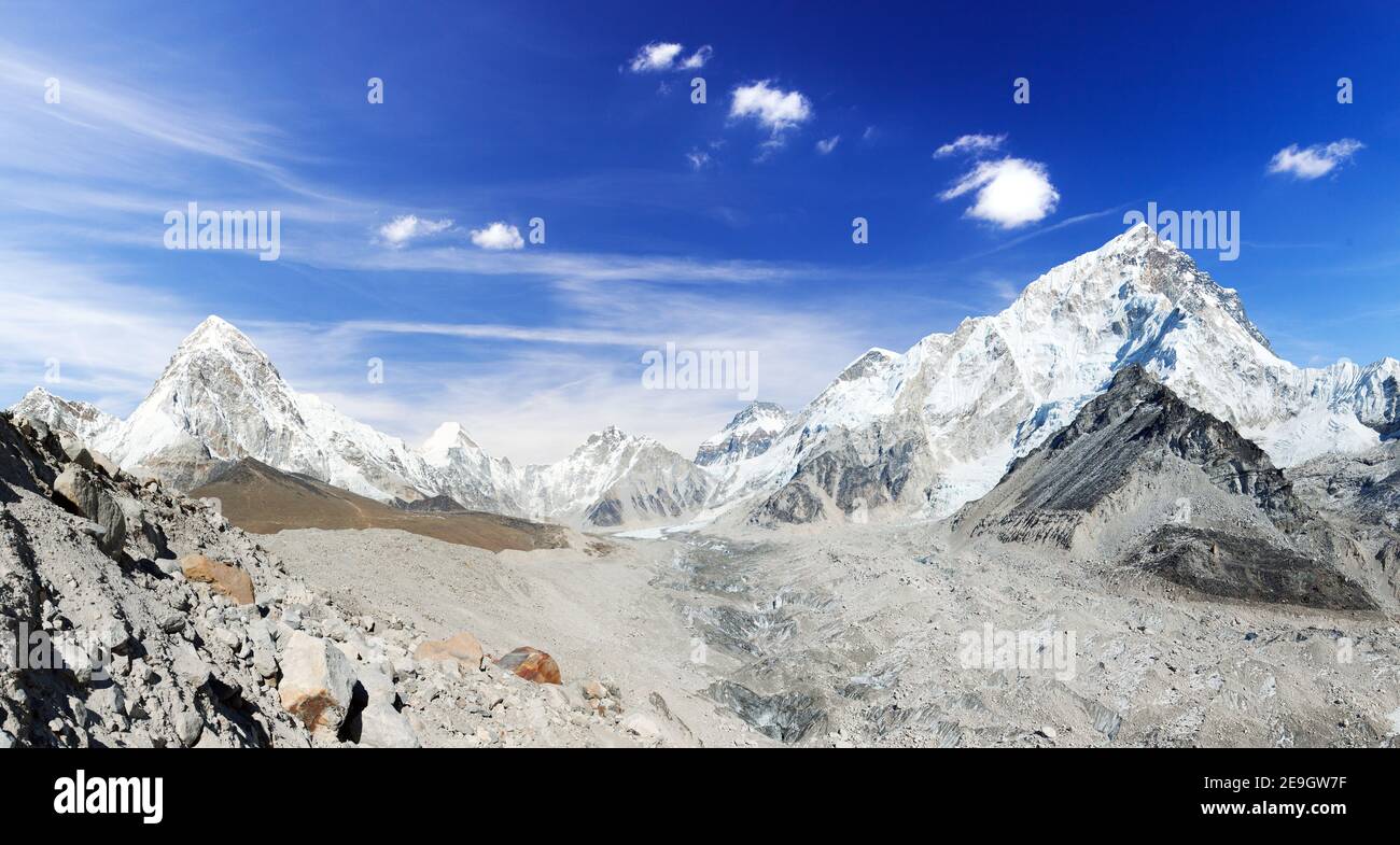 Climbing mount everest highest mountain hi-res stock photography and ...