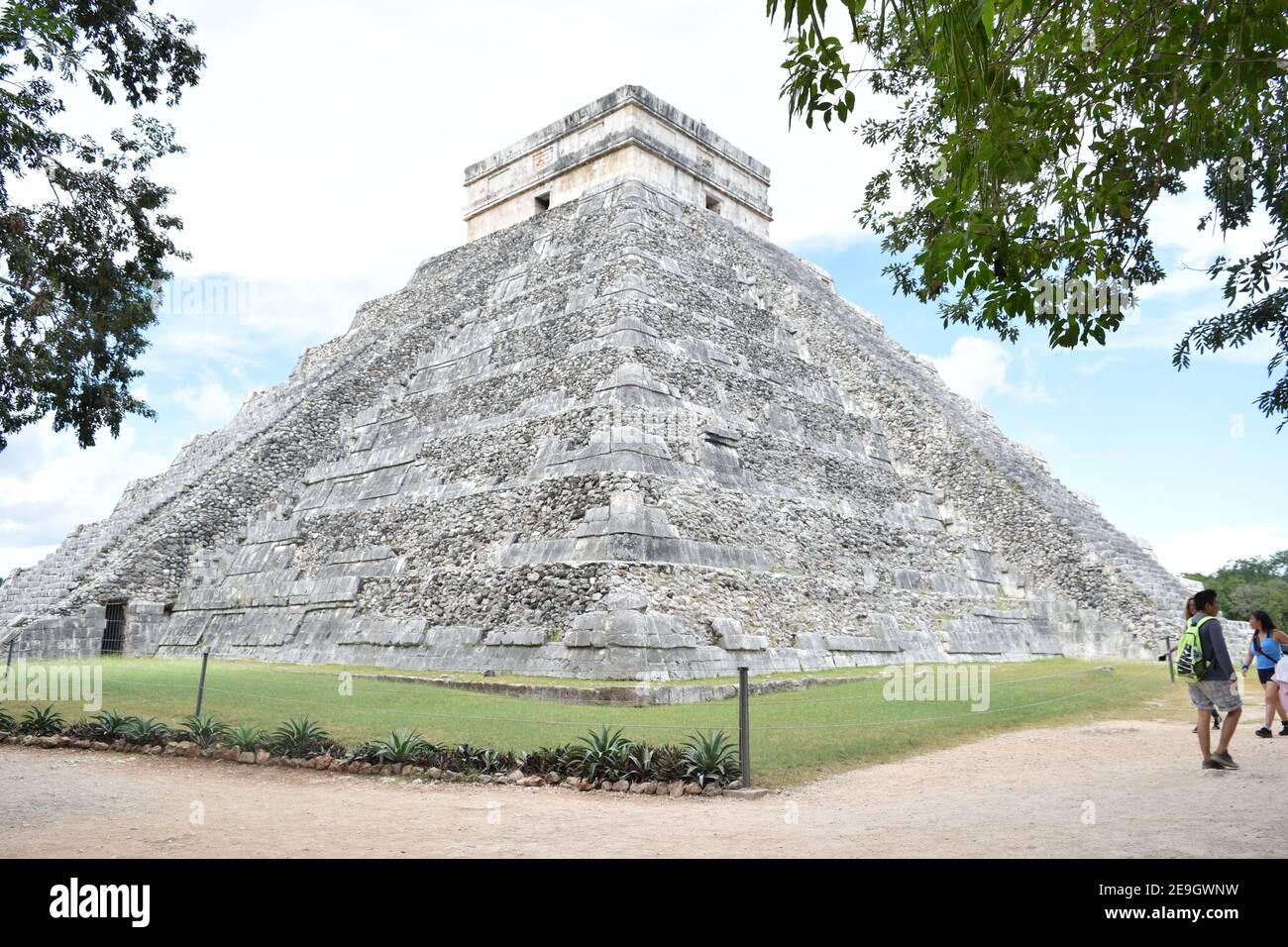 The pyramid of Kukulkan, the main Maya pyramid in Chichen Itza, Yucatan ...