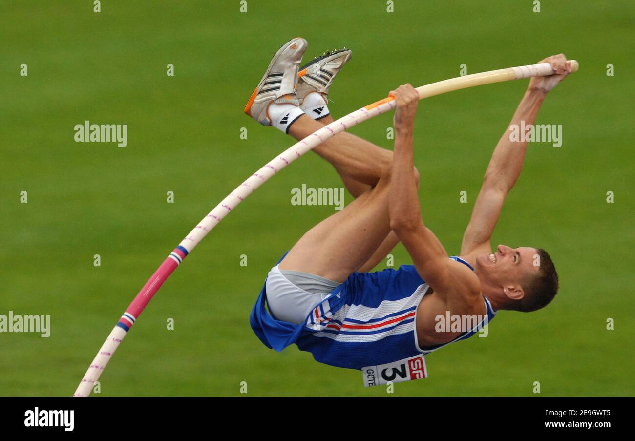 France's Vincent Favretto competes on pole vault men final during the ...