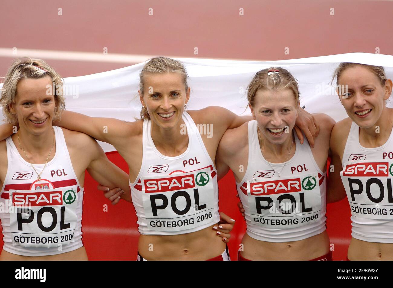 Poland's Bronze medalists pose on the podium of the Women's 4x400m ...