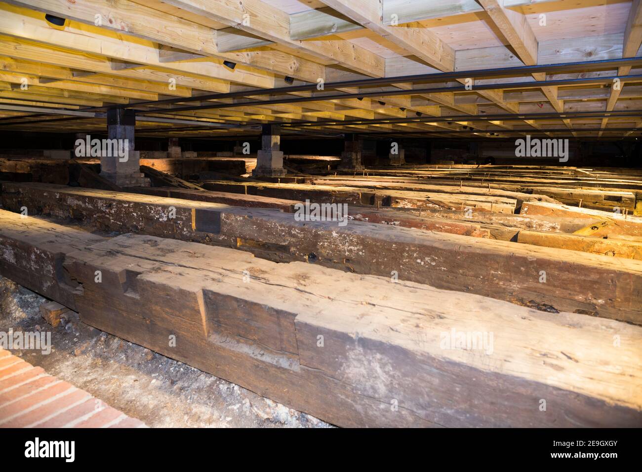 Historic sailship hi-res stock photography and images - Alamy