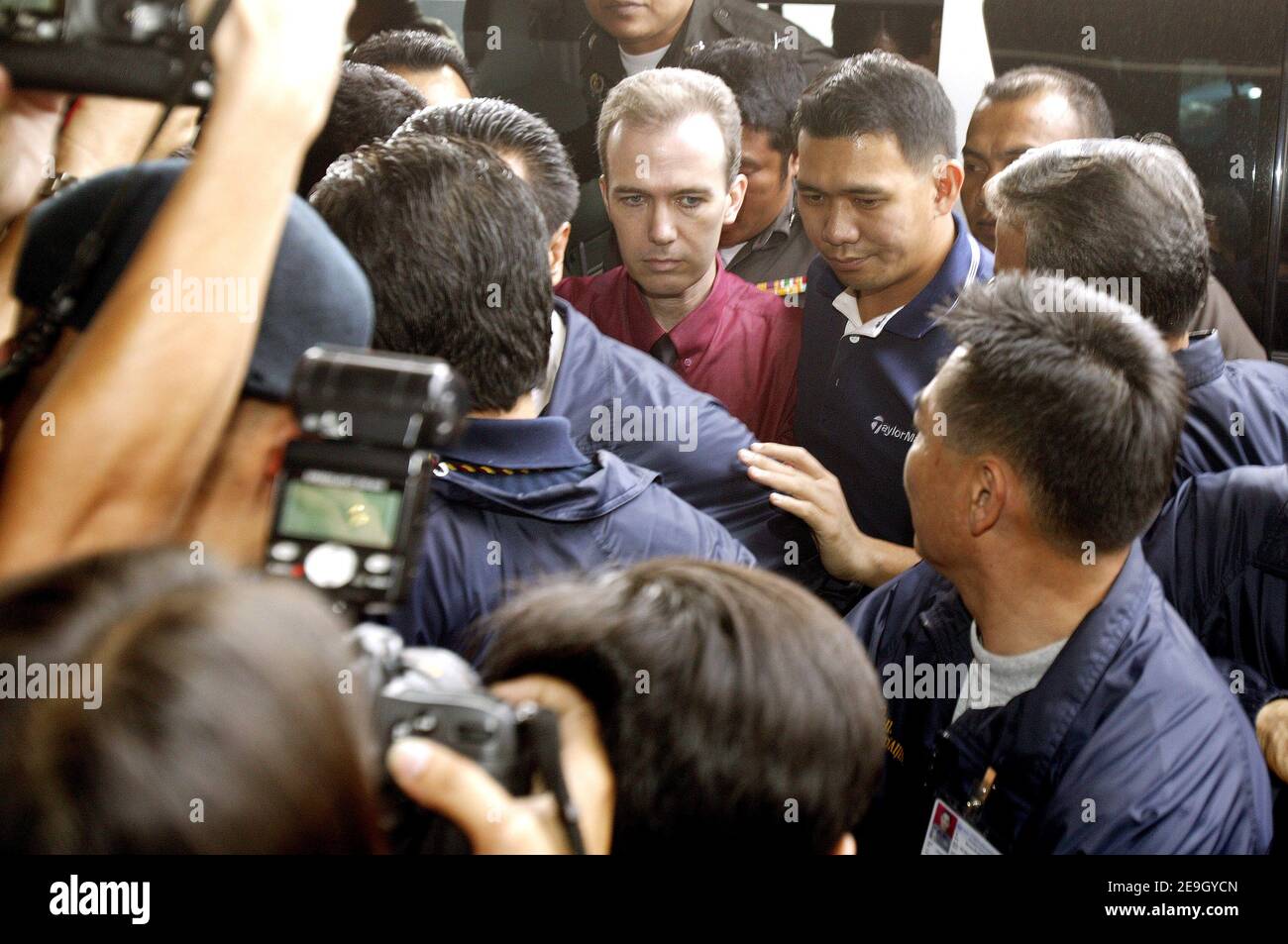 U.S. teacher John Mark Karr leaves the 'Immigration Detention Center ...