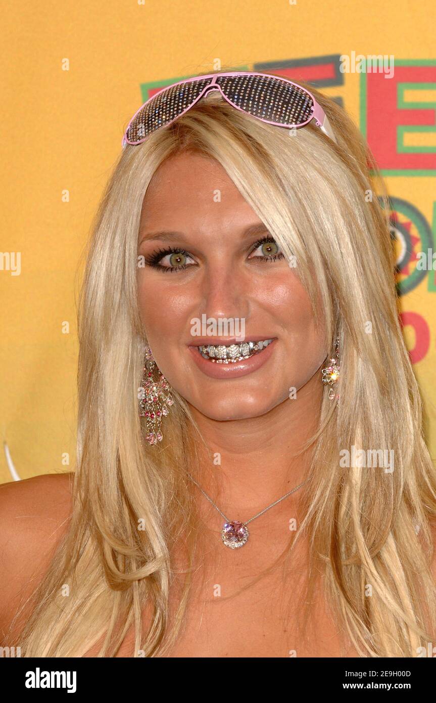 Brooke Hogan poses in the Press Room of the 2006 Teen Choice Awards ...