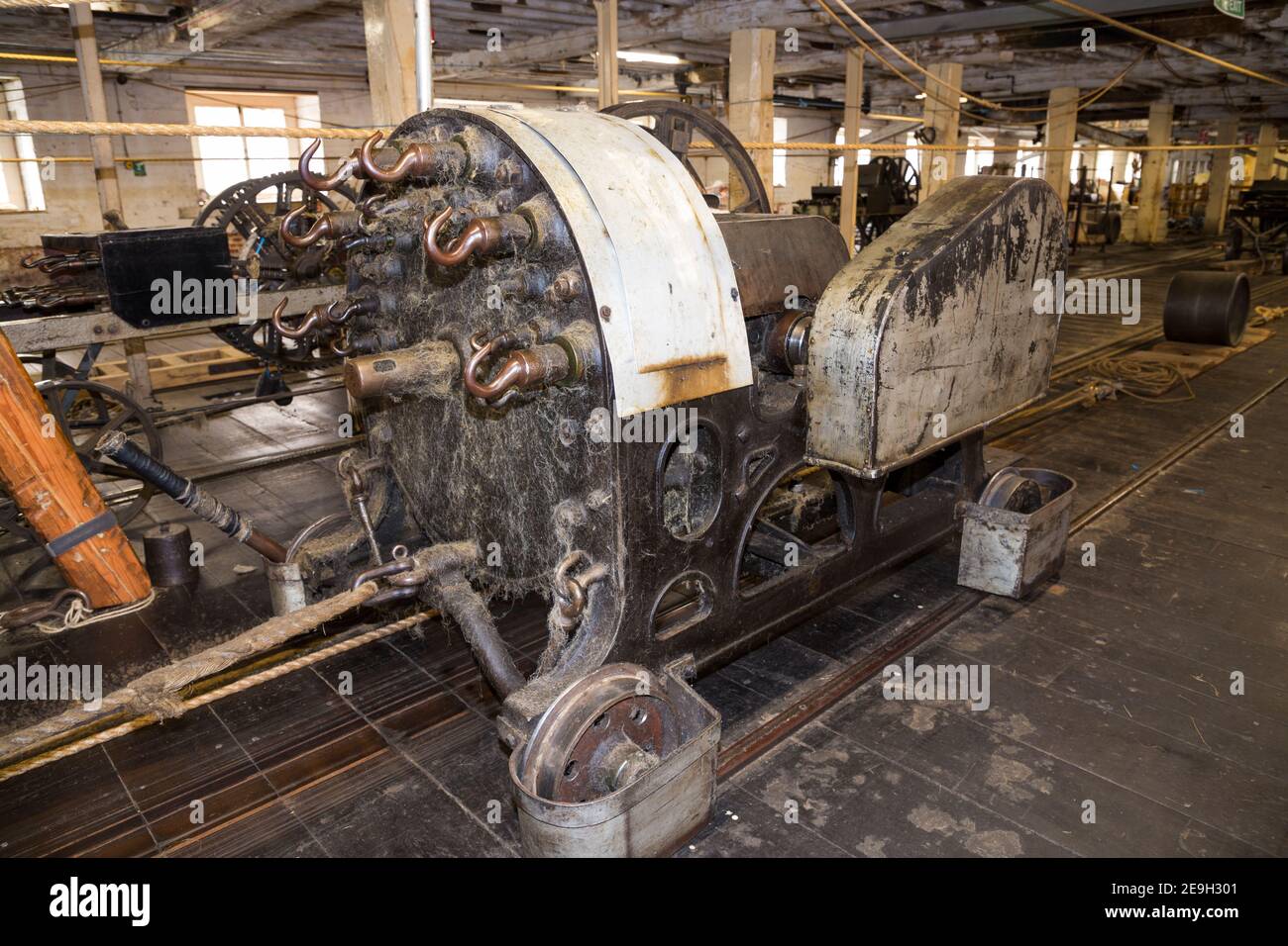 Rope making machine hi-res stock photography and images - Alamy