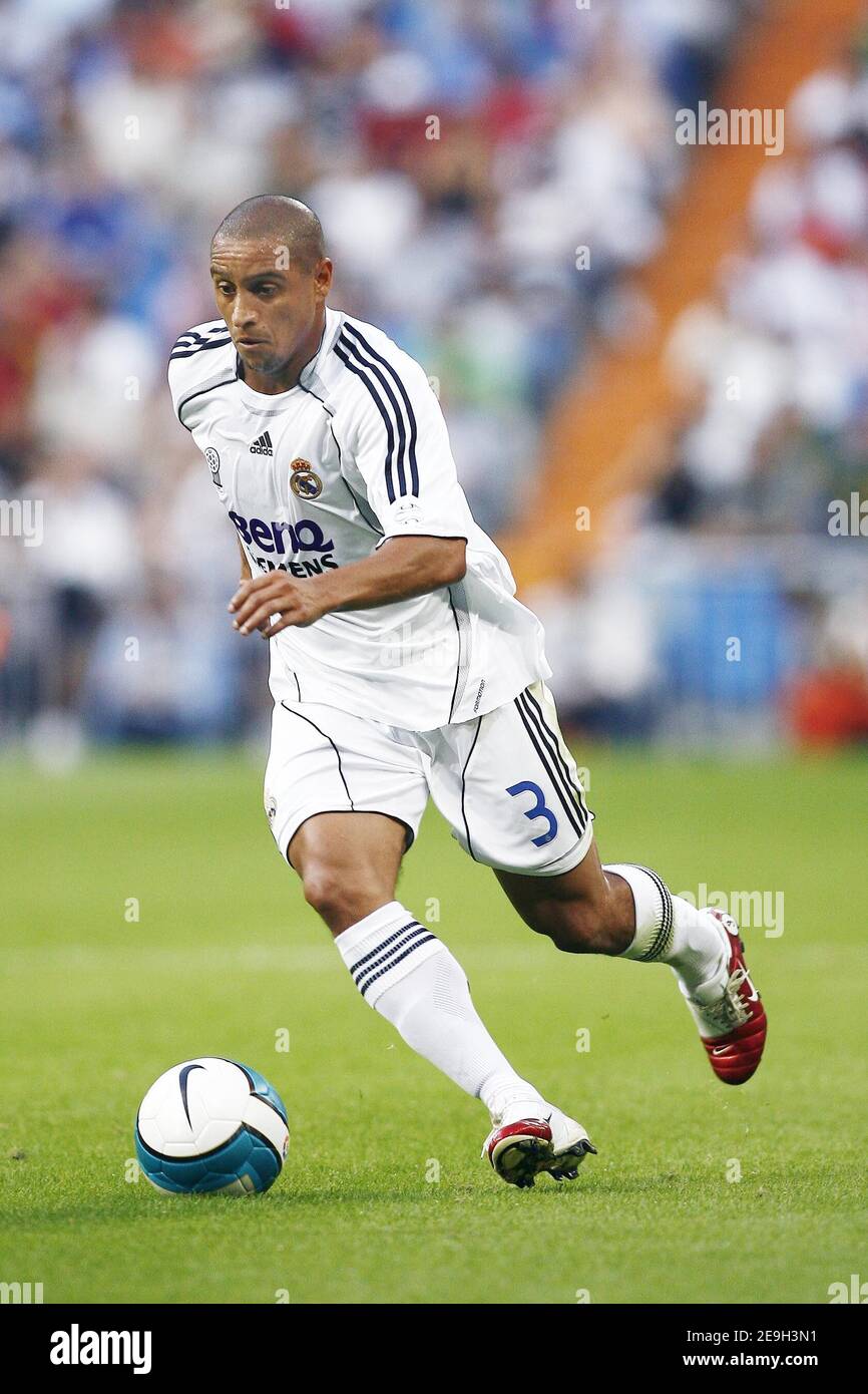 Real Madrid's Roberto Carlos in action during the Spanish League ...