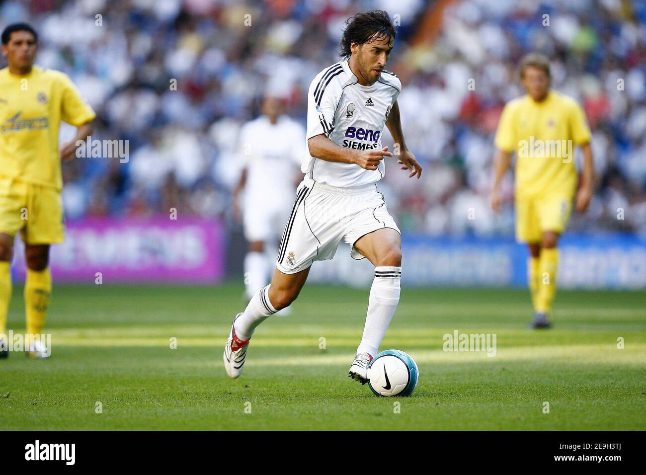 Real Madrid's Gonzales Blanco Raul in action during the Spanish League ...
