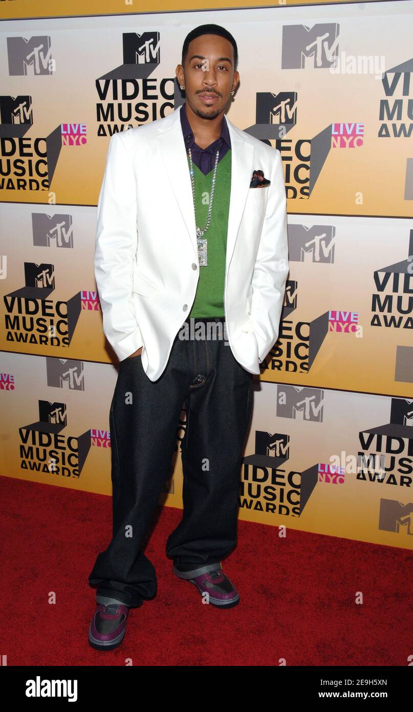 Ludacris arrives at the 2006 MTV Video Music Awards held at the Radio ...