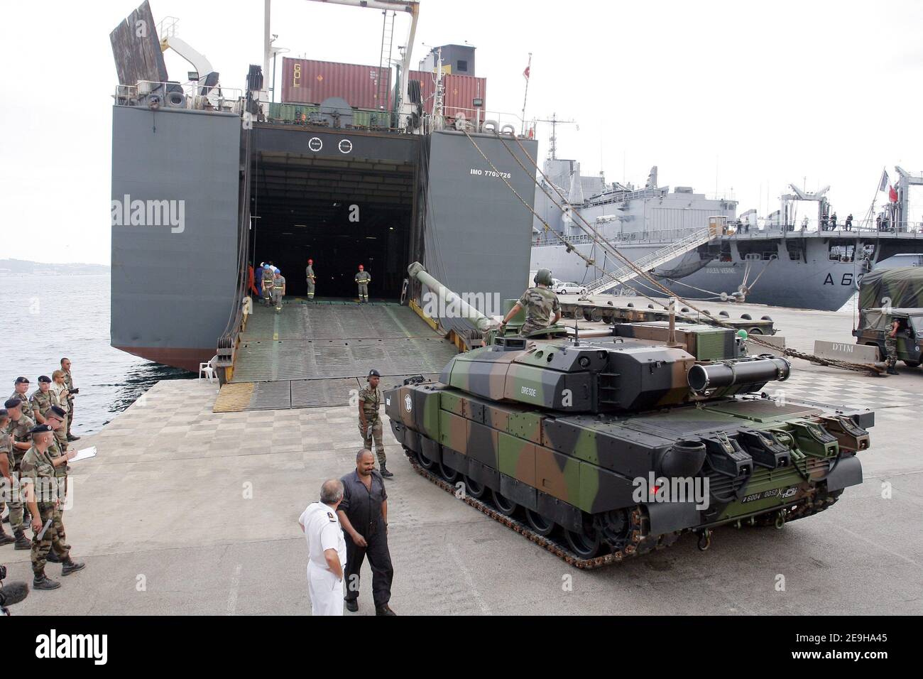 French troops prepare to load 13 Leclerc tanks and dozens of other ...