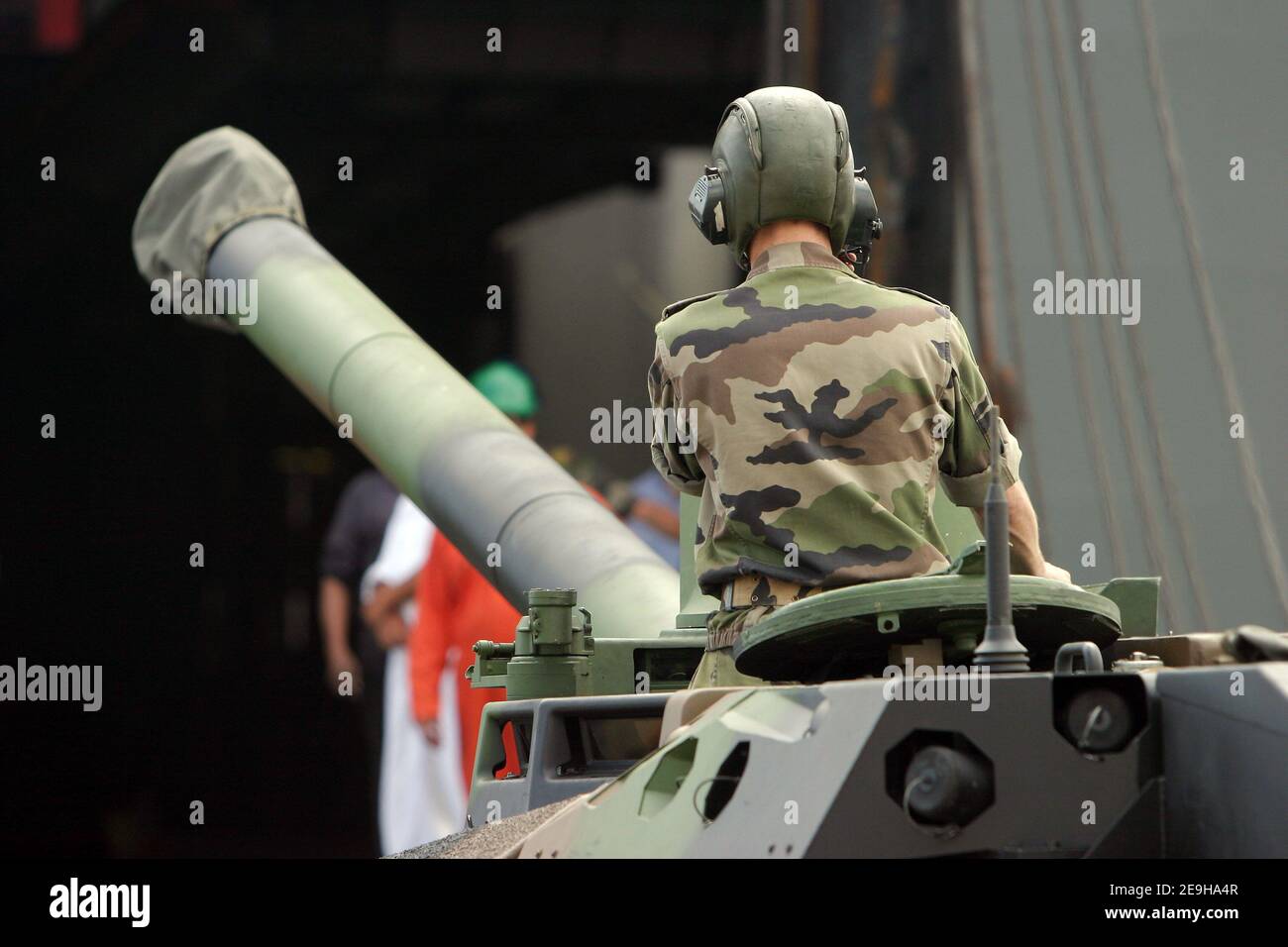 French troops prepare to load 13 Leclerc tanks and dozens of other ...