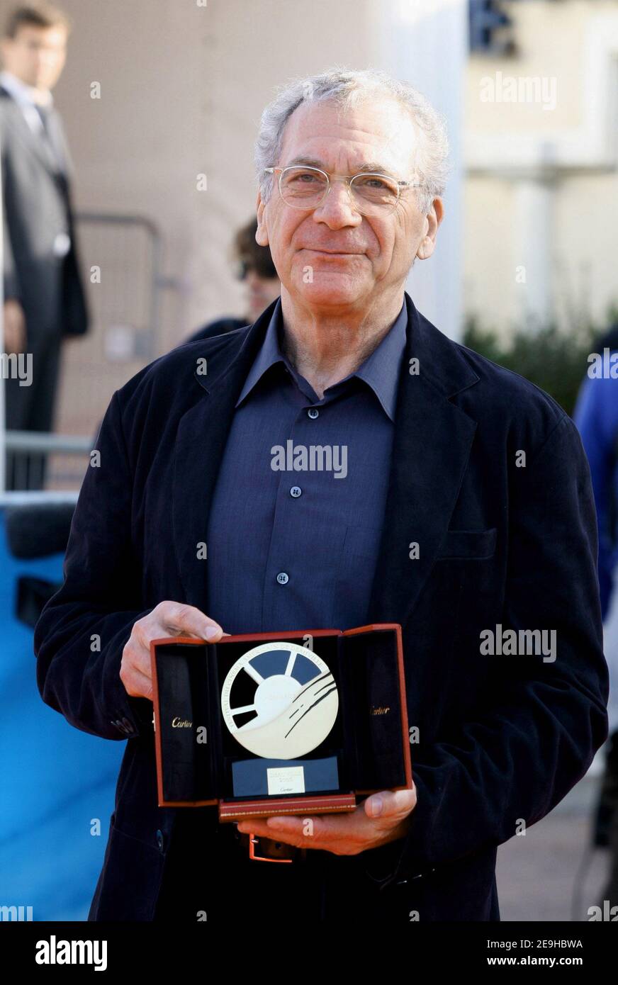 US Director Sydney Pollack poses with his award after the 32nd American ...