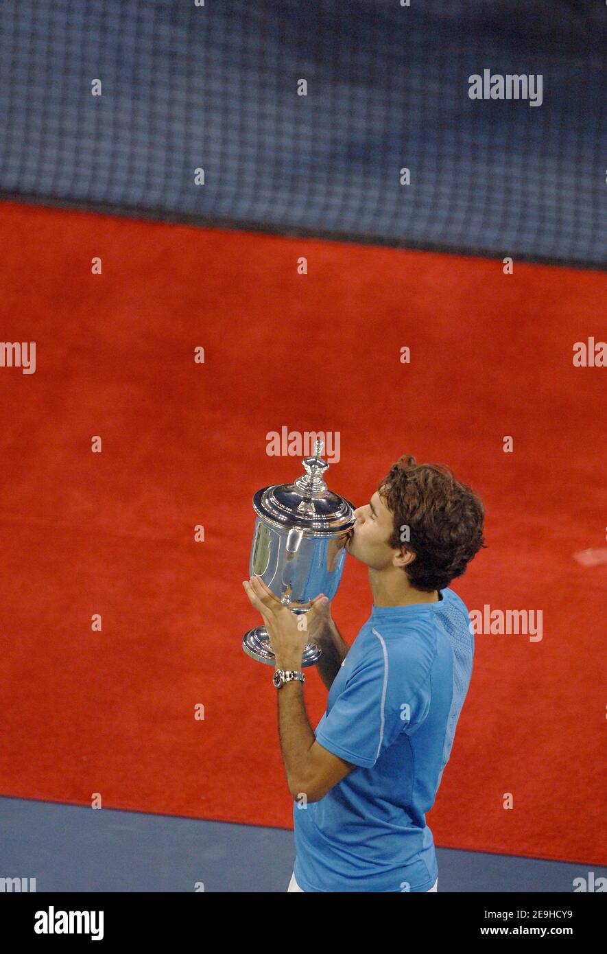 Switzerland's Roger Federer reacts after defeating, 6-2, 4-6, 7-5, 6-1 ...