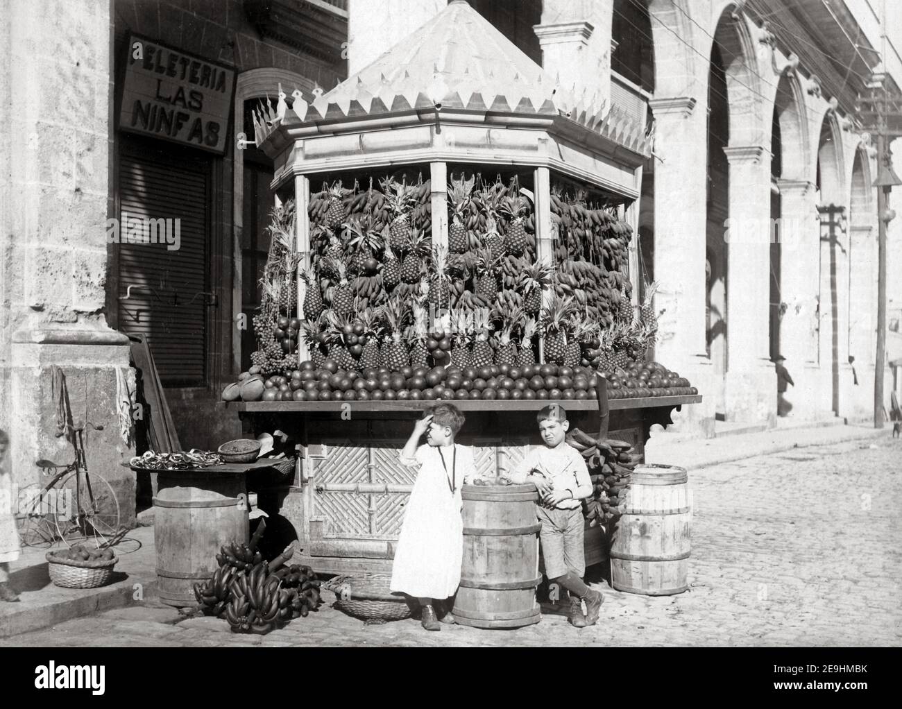 Late 19th century photograph - A fruit stand, Havana, Cuba, c.1900 ...