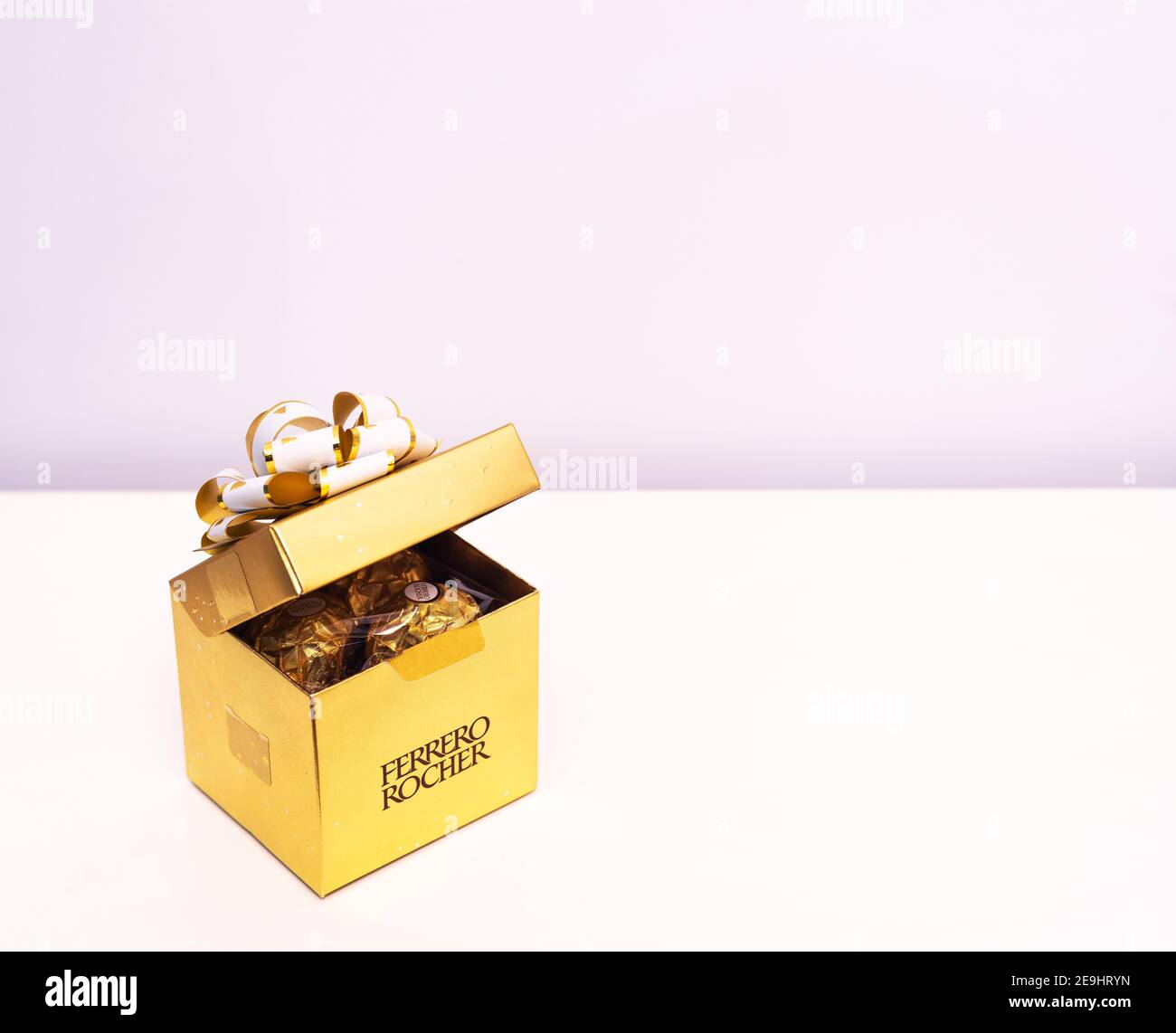 Ferrero rocher box hi-res stock photography and images - Alamy