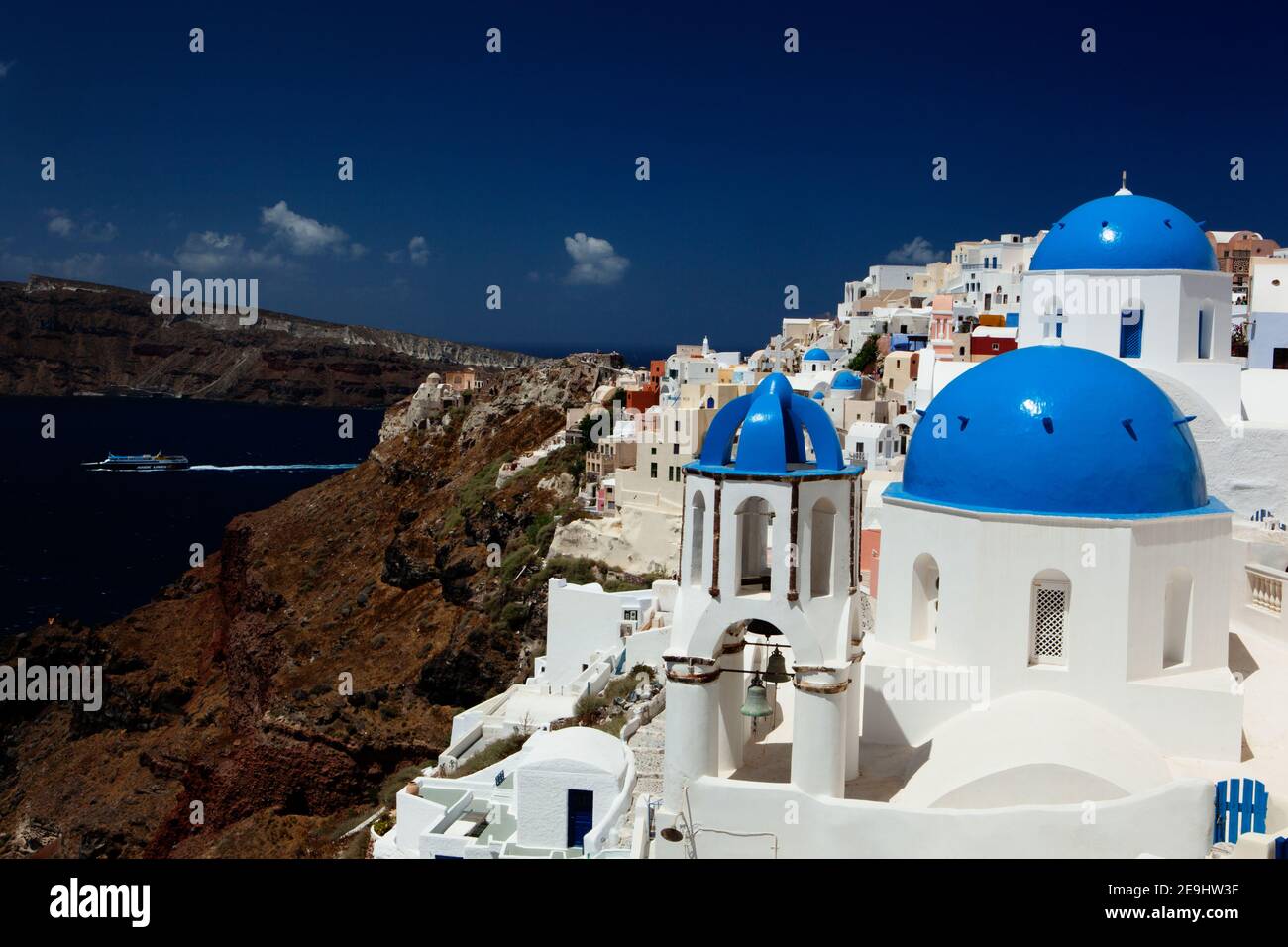Cliffside churches hi-res stock photography and images - Alamy