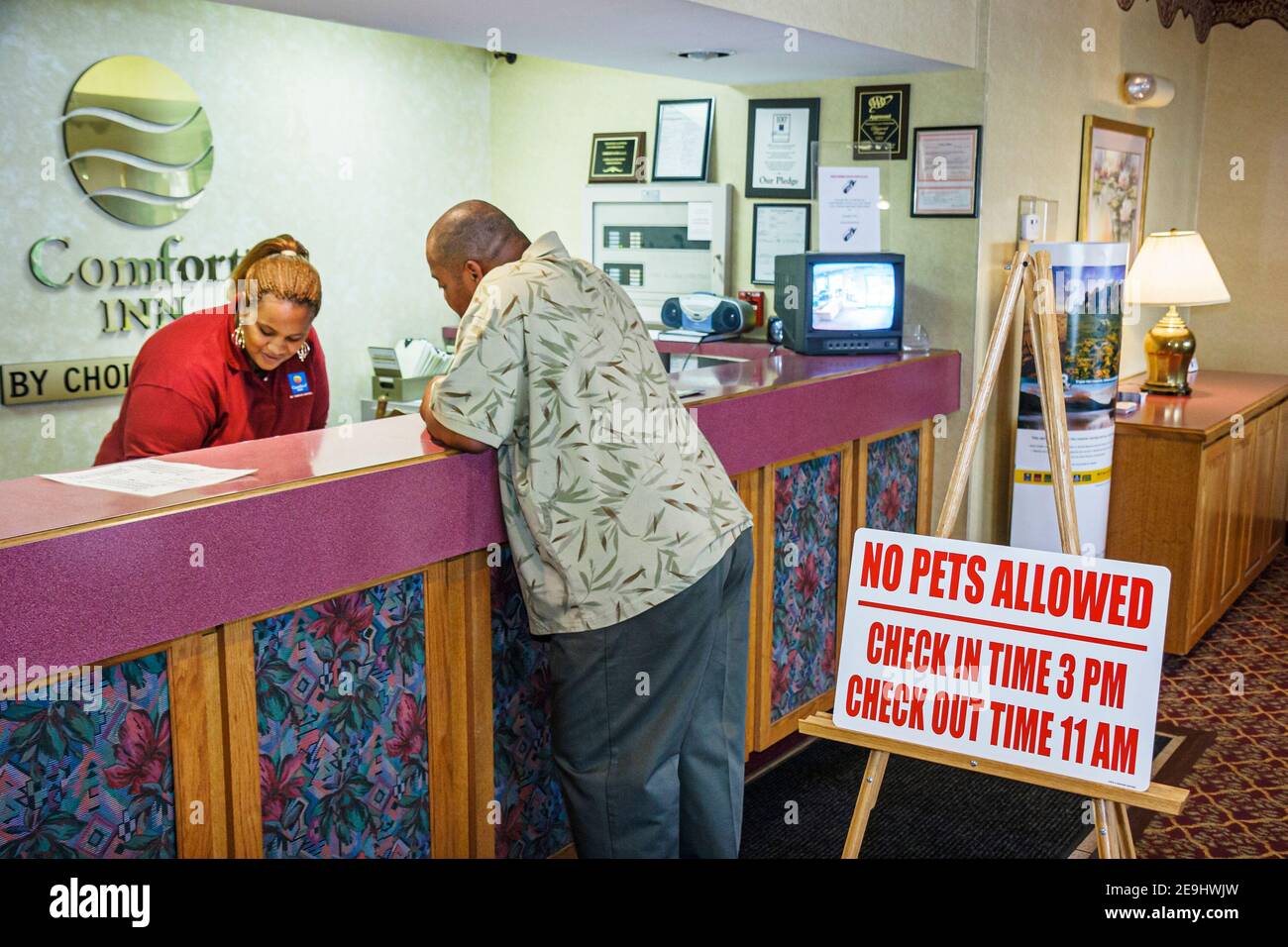 Birmingham Alabama,Oxmoor Comfort Inn Black woman female reservationist ...