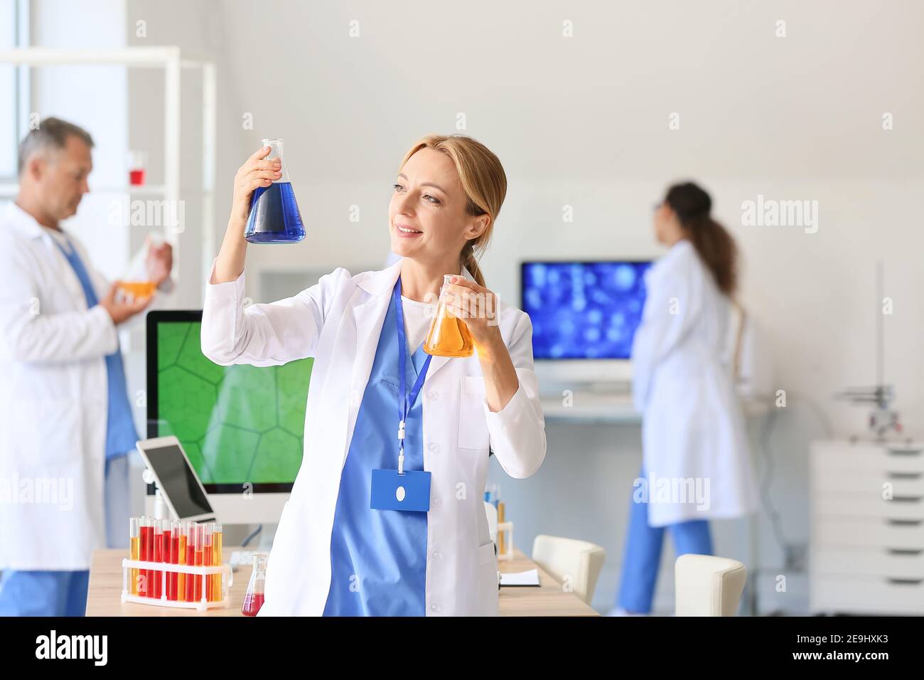 Female scientist working in modern laboratory Stock Photo - Alamy