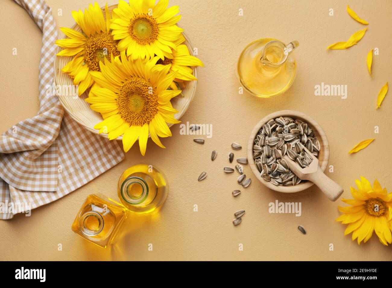 Composition with sunflower oil on color background Stock Photo - Alamy