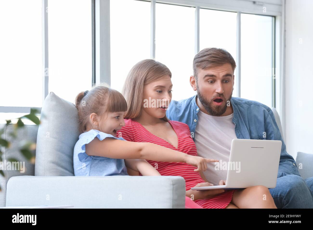 Surprised family hi-res stock photography and images - Alamy