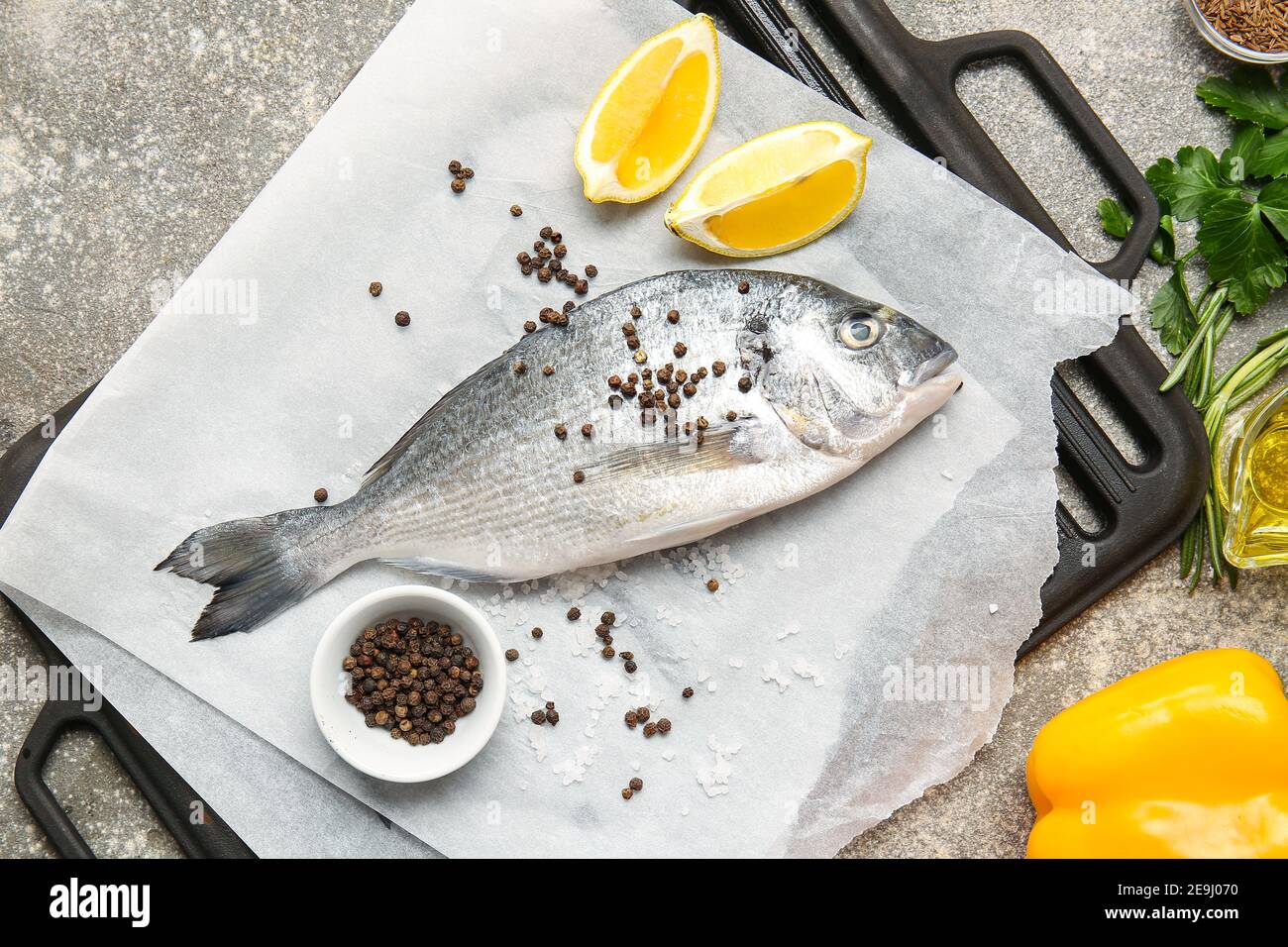 Dorado fish citrus culinary hi-res stock photography and images - Alamy