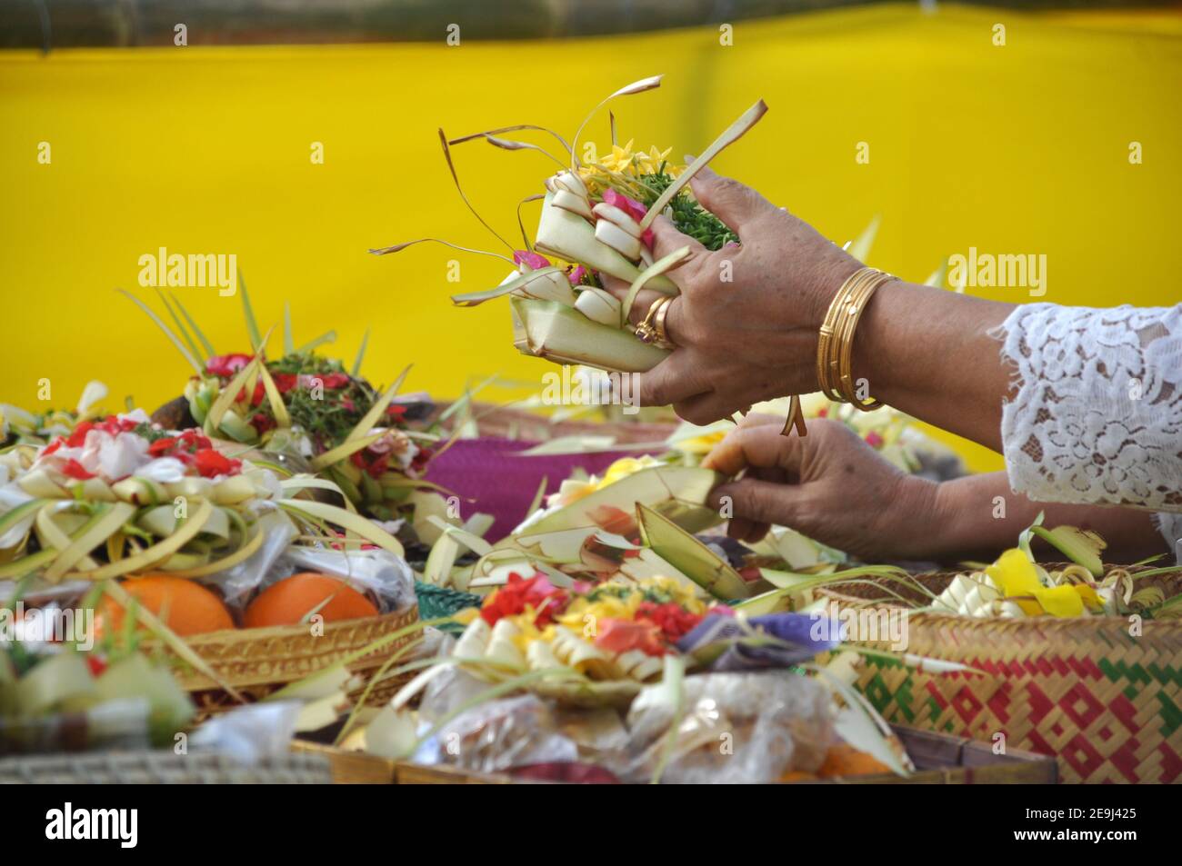 Offerings at the Nyepi ceremony of Indonesian Hindus Stock Photo - Alamy