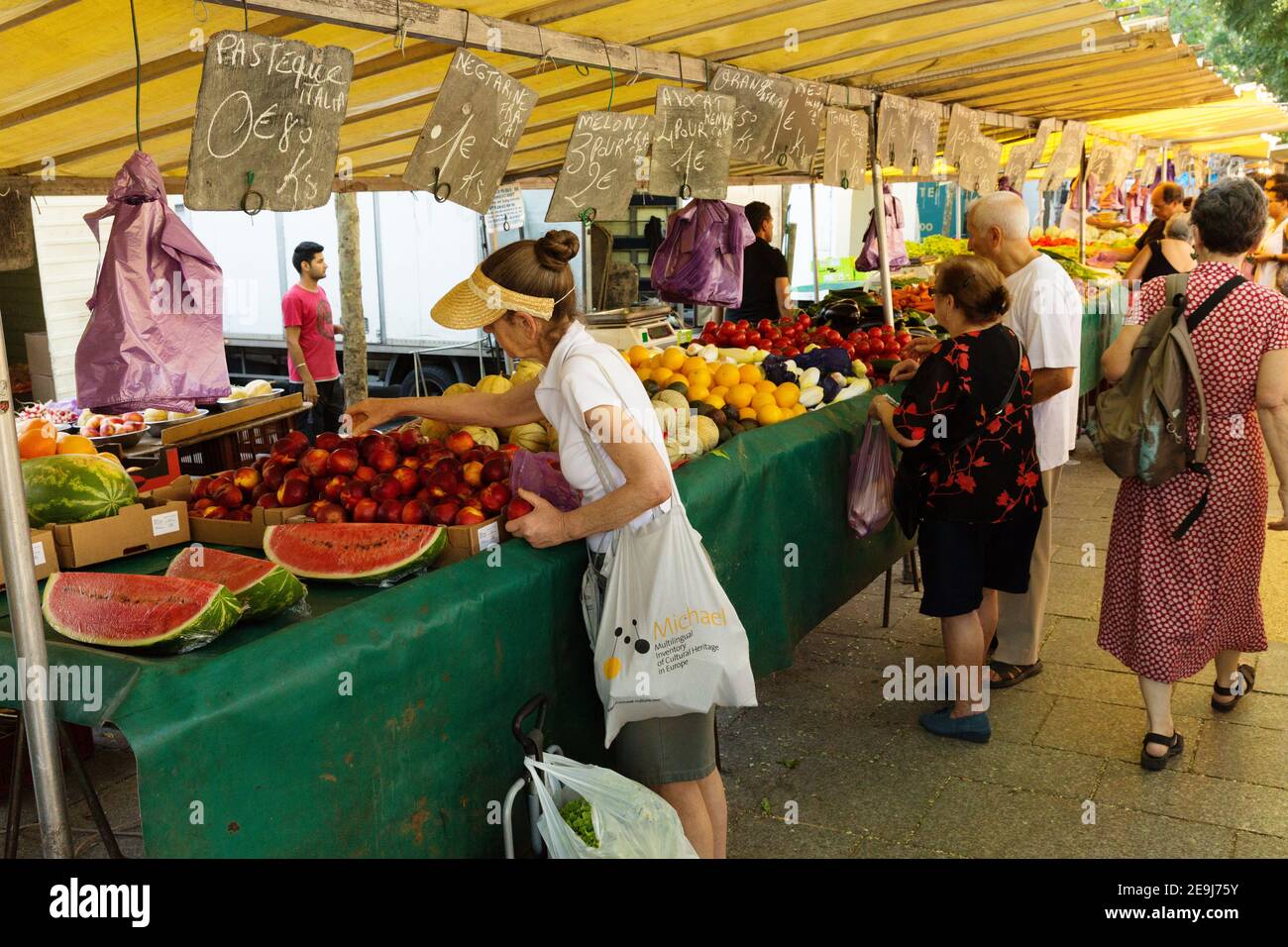 Marche de la bastille hi-res stock photography and images - Alamy
