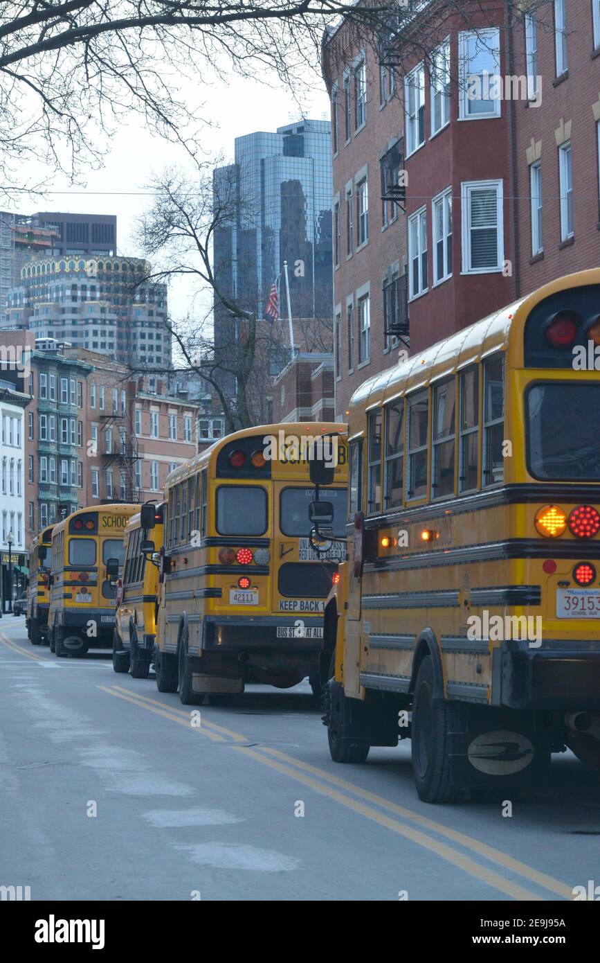 Empty school buses hi-res stock photography and images - Alamy