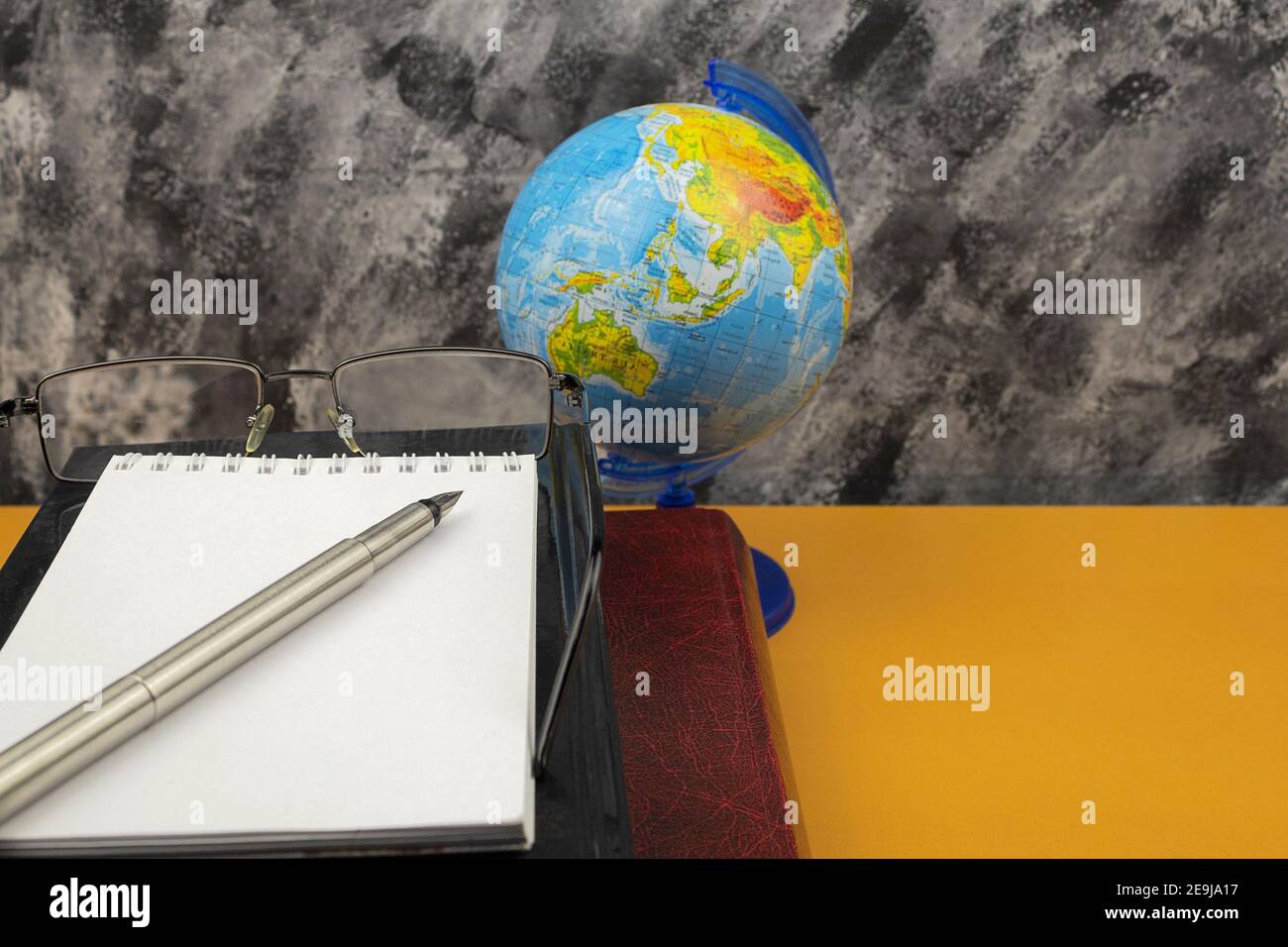 Encyclopedia book hi-res stock photography and images - Alamy