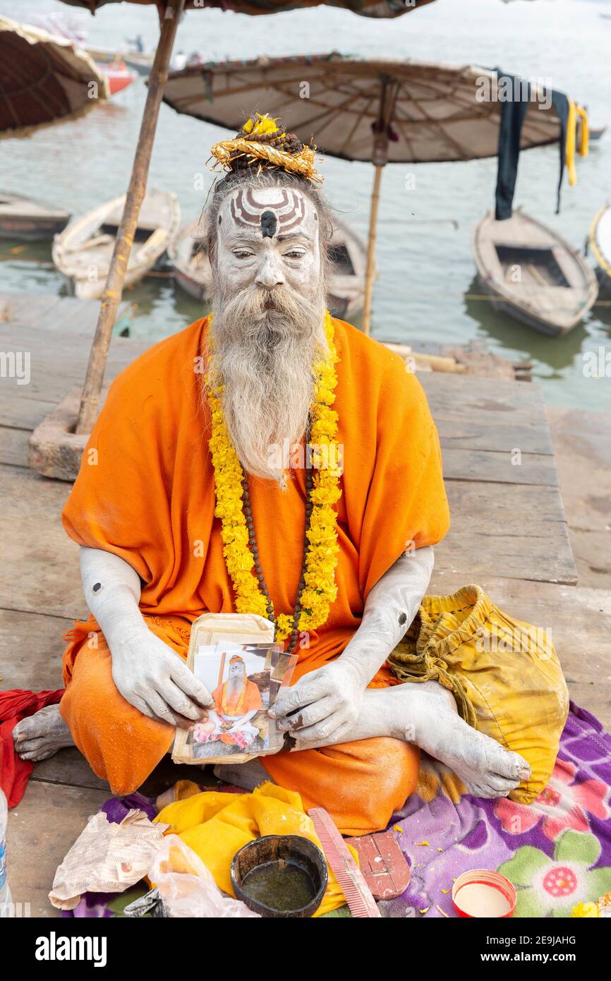 Sadhu seated hi-res stock photography and images - Alamy