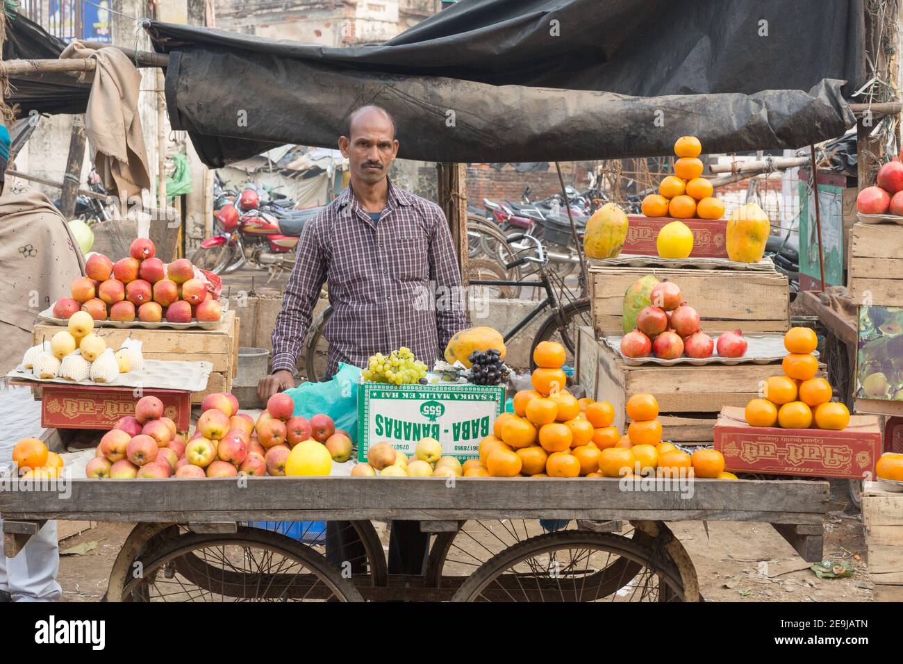 Fruit Vendor At The Central Produce Market Stock Photo - Alamy