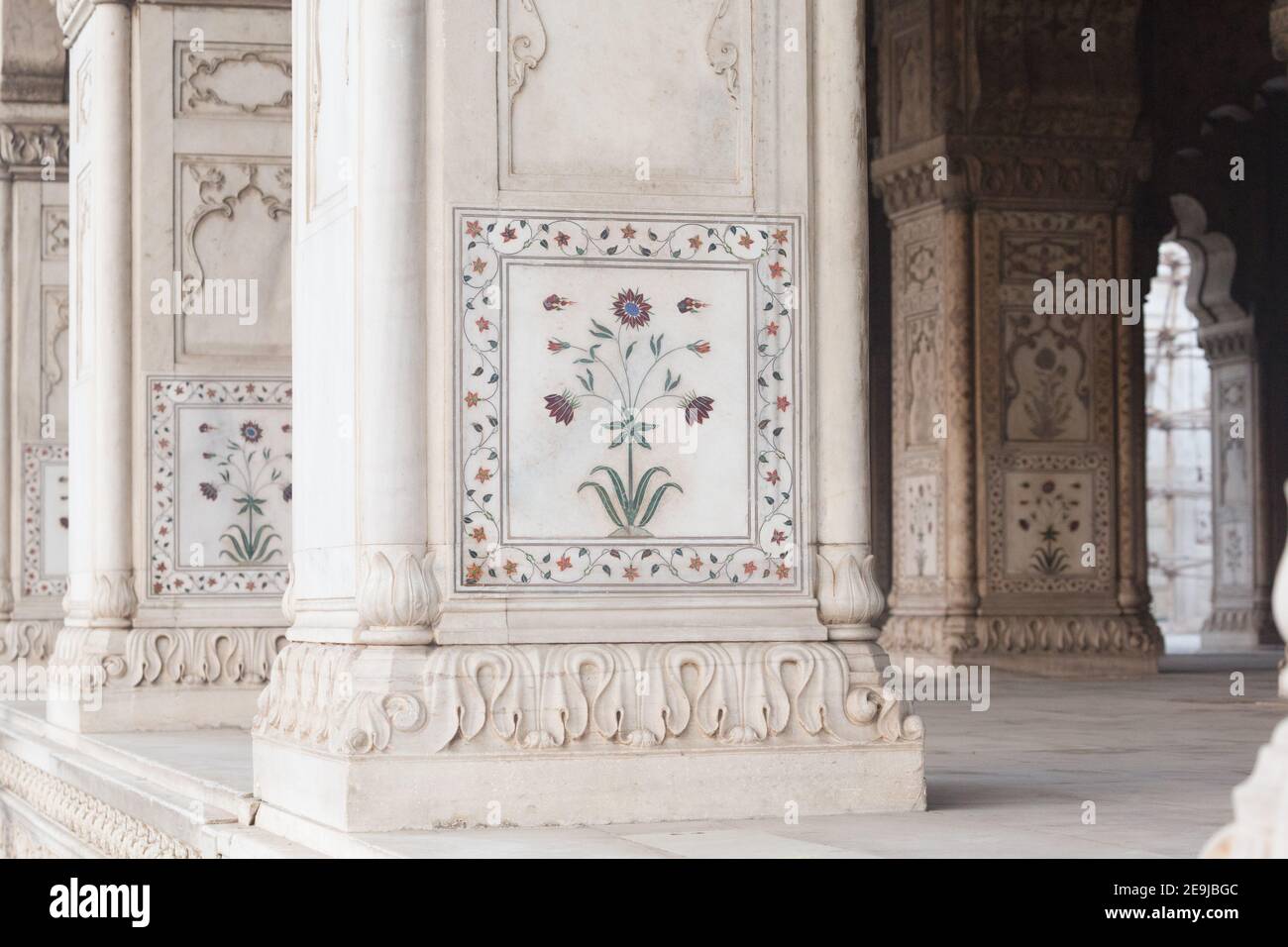 Delhi, India Carved marble columns in the Diwan-i-Khas, or Emperors's ...