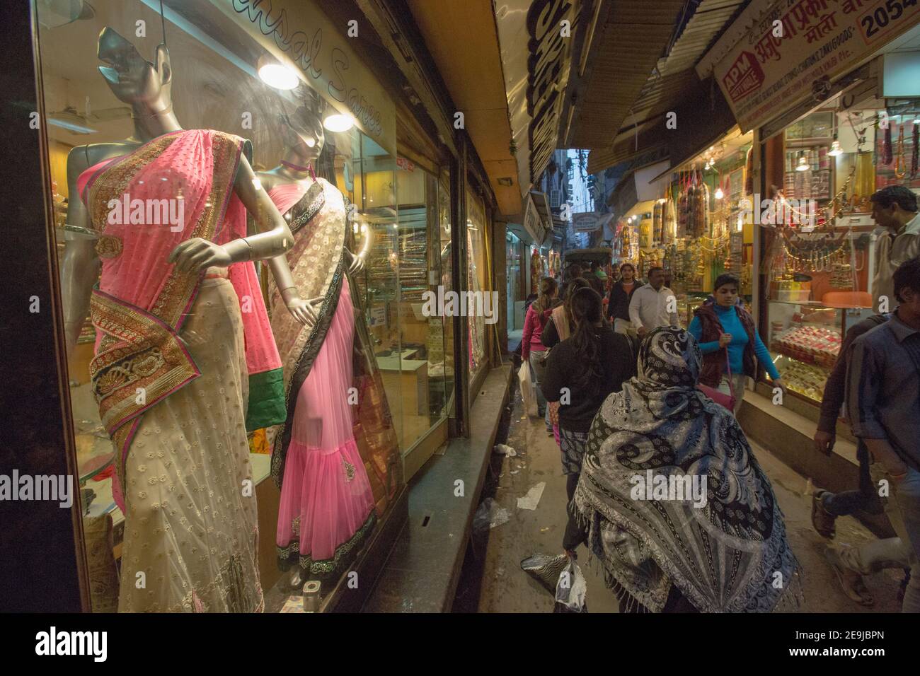 Sari sari store hi-res stock photography and images - Alamy