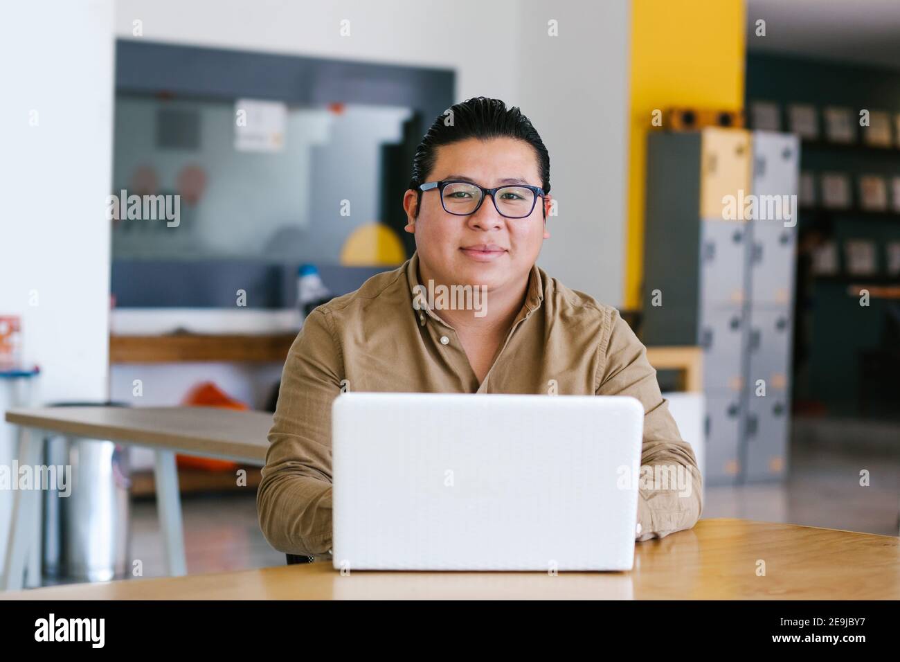 Fat man computer hi-res stock photography and images - Alamy