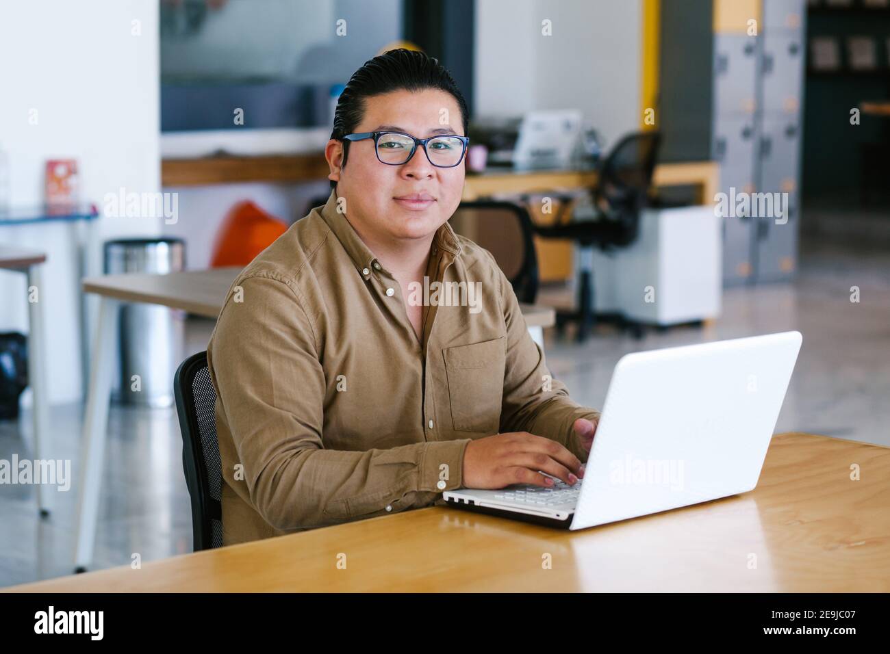 Fat man computer hi-res stock photography and images - Alamy