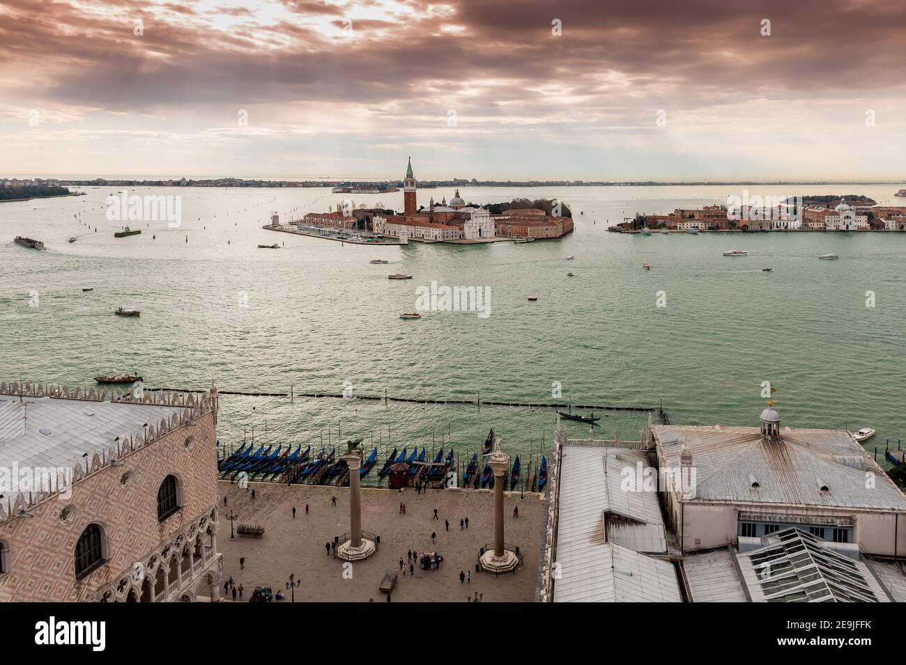 Europe lagoon venetian veneto italian islands hi-res stock photography ...