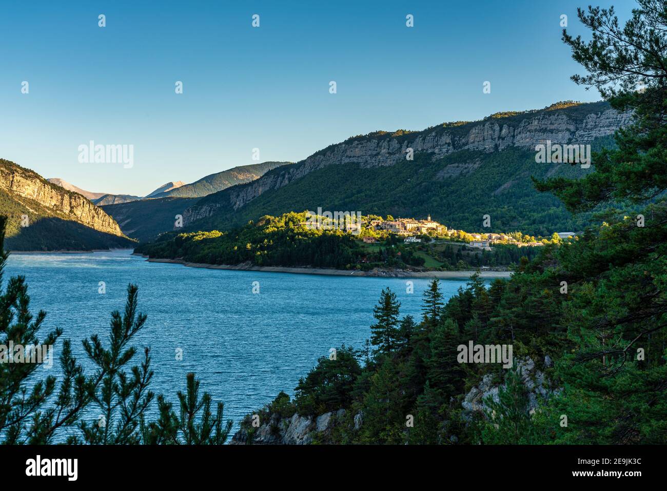 Scenic view of Lac de Castillon near Verdon River and Gorge, Saint ...