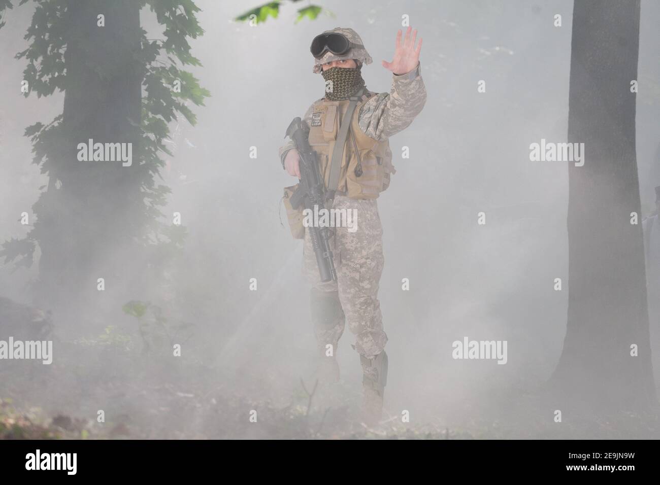 American soldier scouting hi-res stock photography and images - Alamy