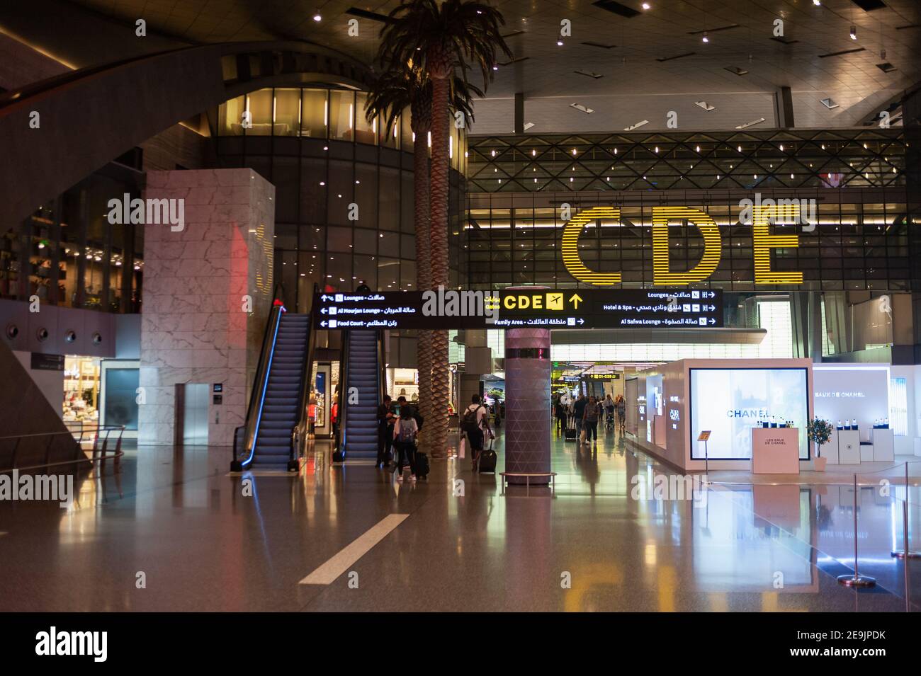 Qatar airport interior inside hi-res stock photography and images - Alamy