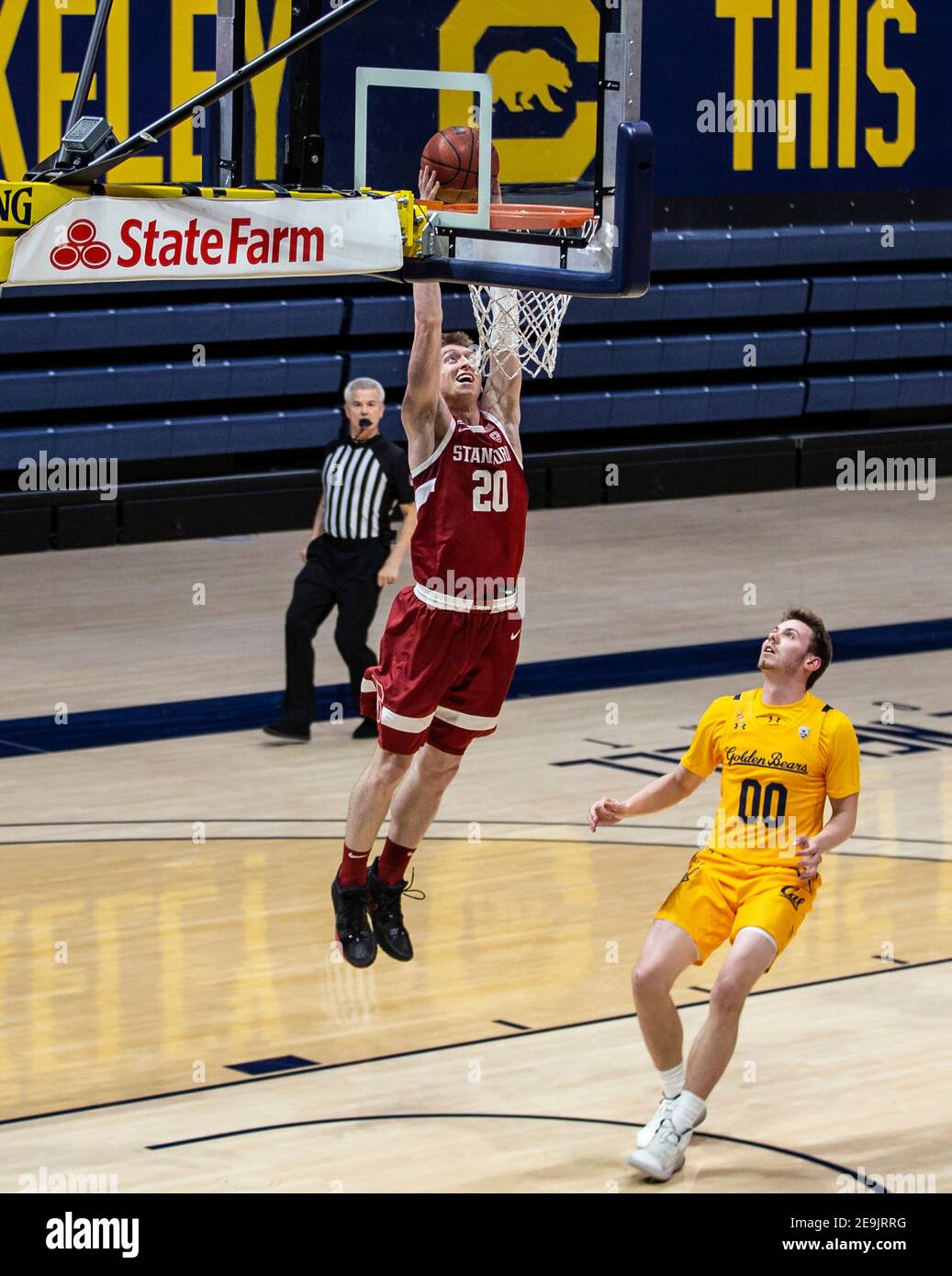 Gold dunk hi-res stock photography and images - Alamy