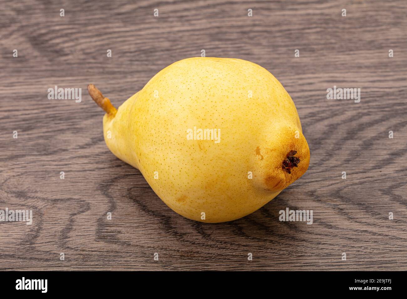 Ripe, tsasty and sweet Yellow Chinese Pear Stock Photo - Alamy